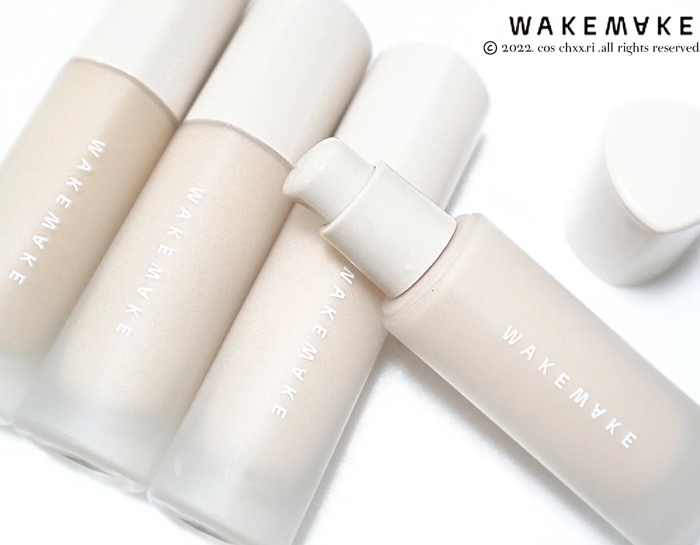 웨이크메이크(WAKEMAKE) 워터 벨벳 비건 파운데이션 [22호 뉴트럴] - 라이어피치 님의 광고 없는 내돈내산 찐리뷰